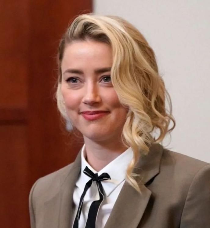 The lawyer that Amber spent 40 million hired quit!The successor lawyer ...