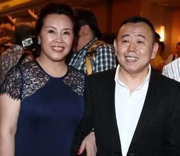 Pan Changjiang's "Falling History" - iMedia