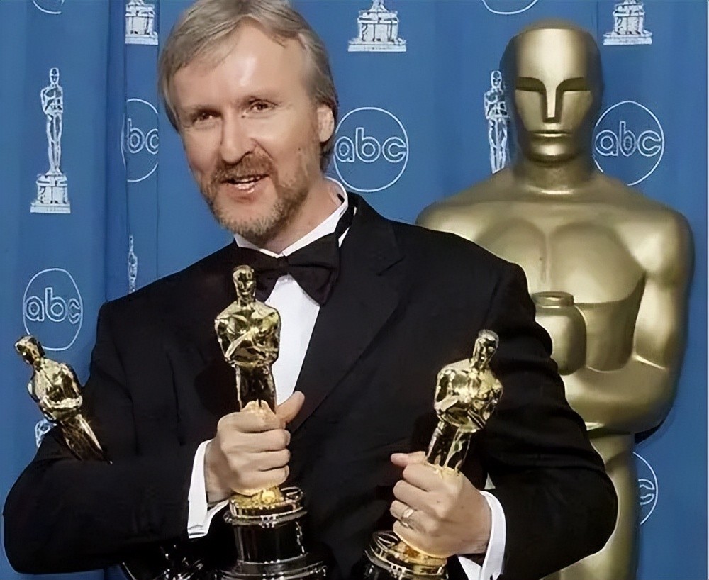 After 6 years of sharpening his sword, [Nameless] let Cheng Er fight to ...