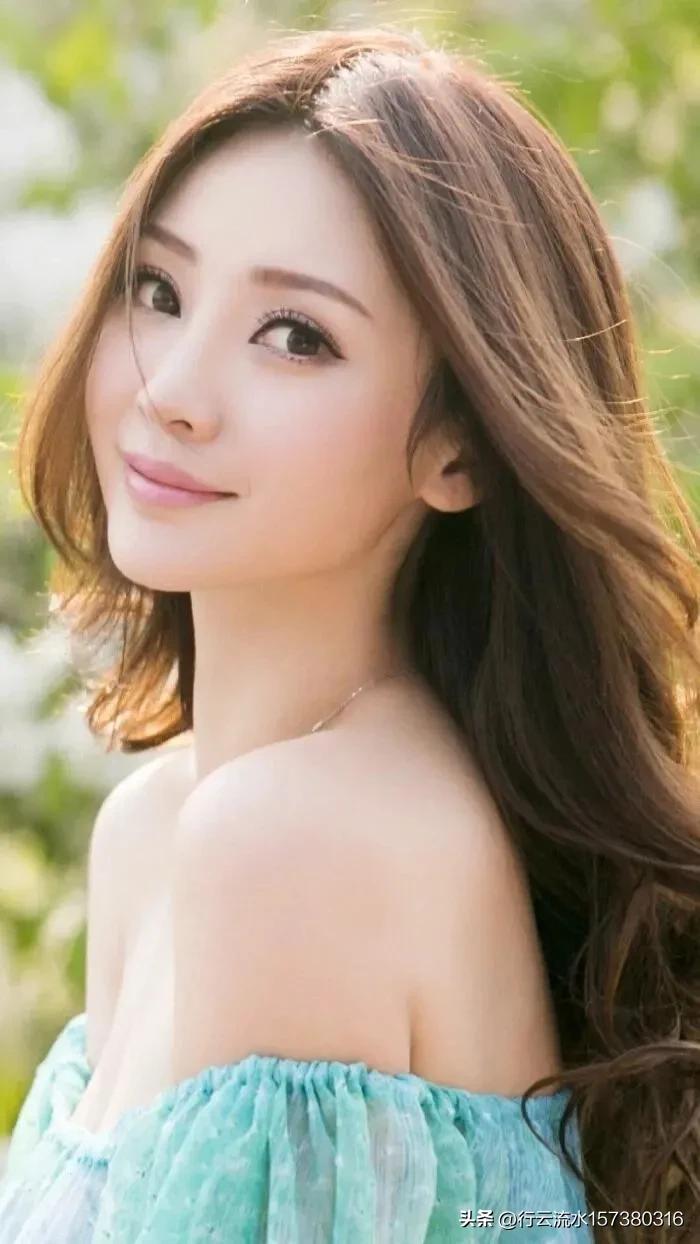 Beautiful Goddess Liu Yan Photo Album - iNEWS