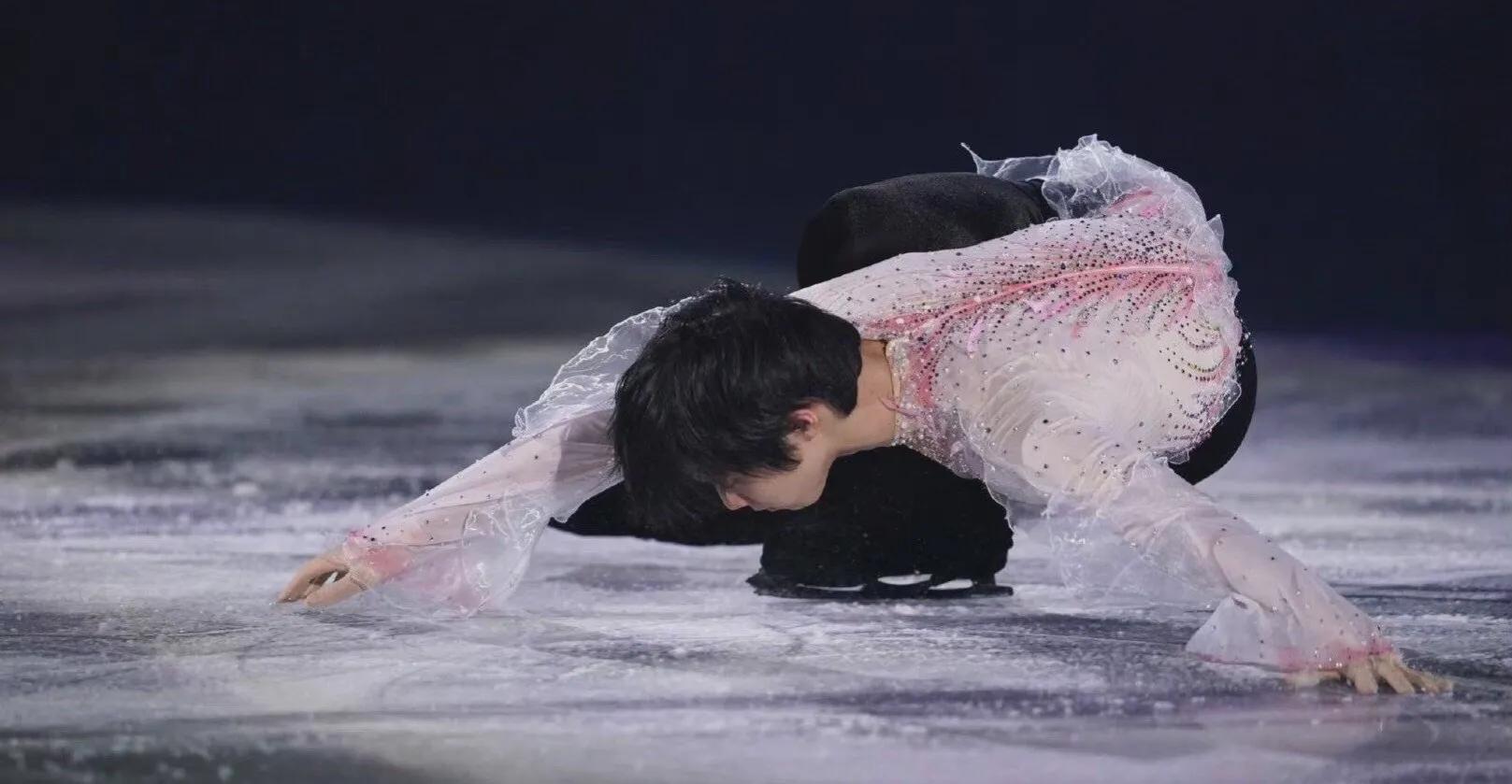 Yuzuru Hanyu dances like cherry blossoms - iNEWS