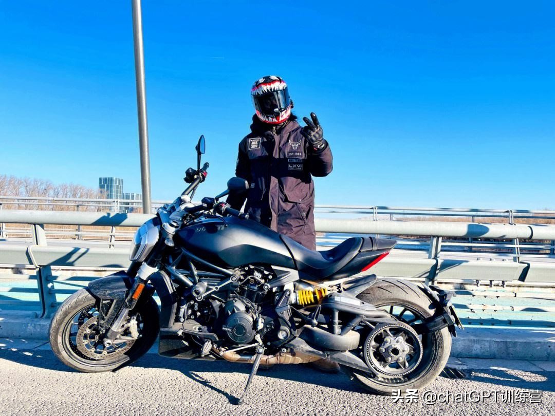 This is a madman! It took 430 days and traveled 120,000 kilometers on a ...