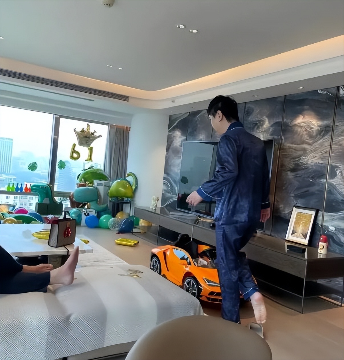 Shen Teng's mansion in Beijing is on fire! The 140,000-square-foot ...