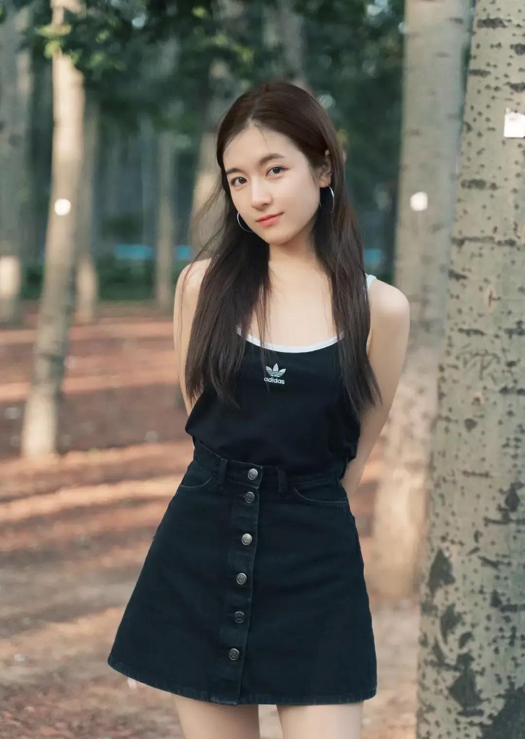 Celebrity Pretty Woman: Traffic Queen Li Landi! - iMedia