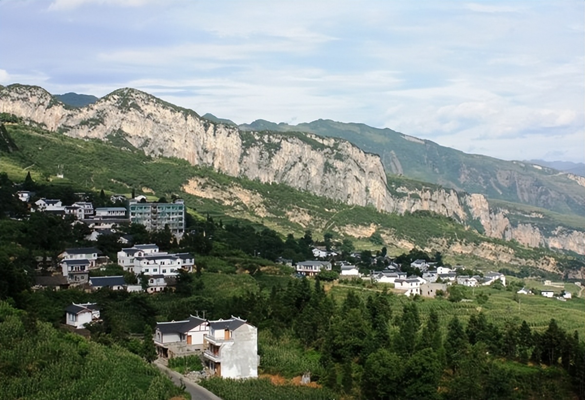 The Long March (11): Crossing Chishui on Four Sides - iNEWS