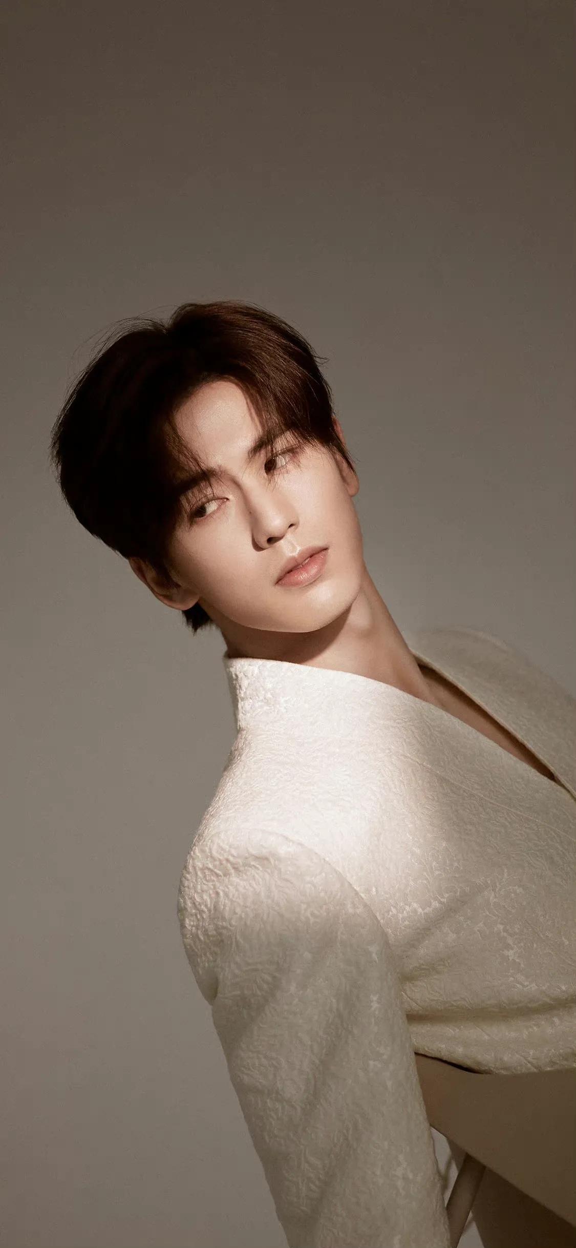 Star handsome wallpaper - iNEWS