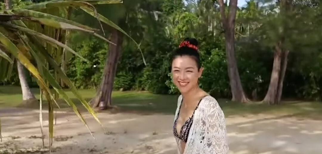 Aimee Chen Yin showed off her good figure while playing on the beach, Chen Hao resisted shooting ...