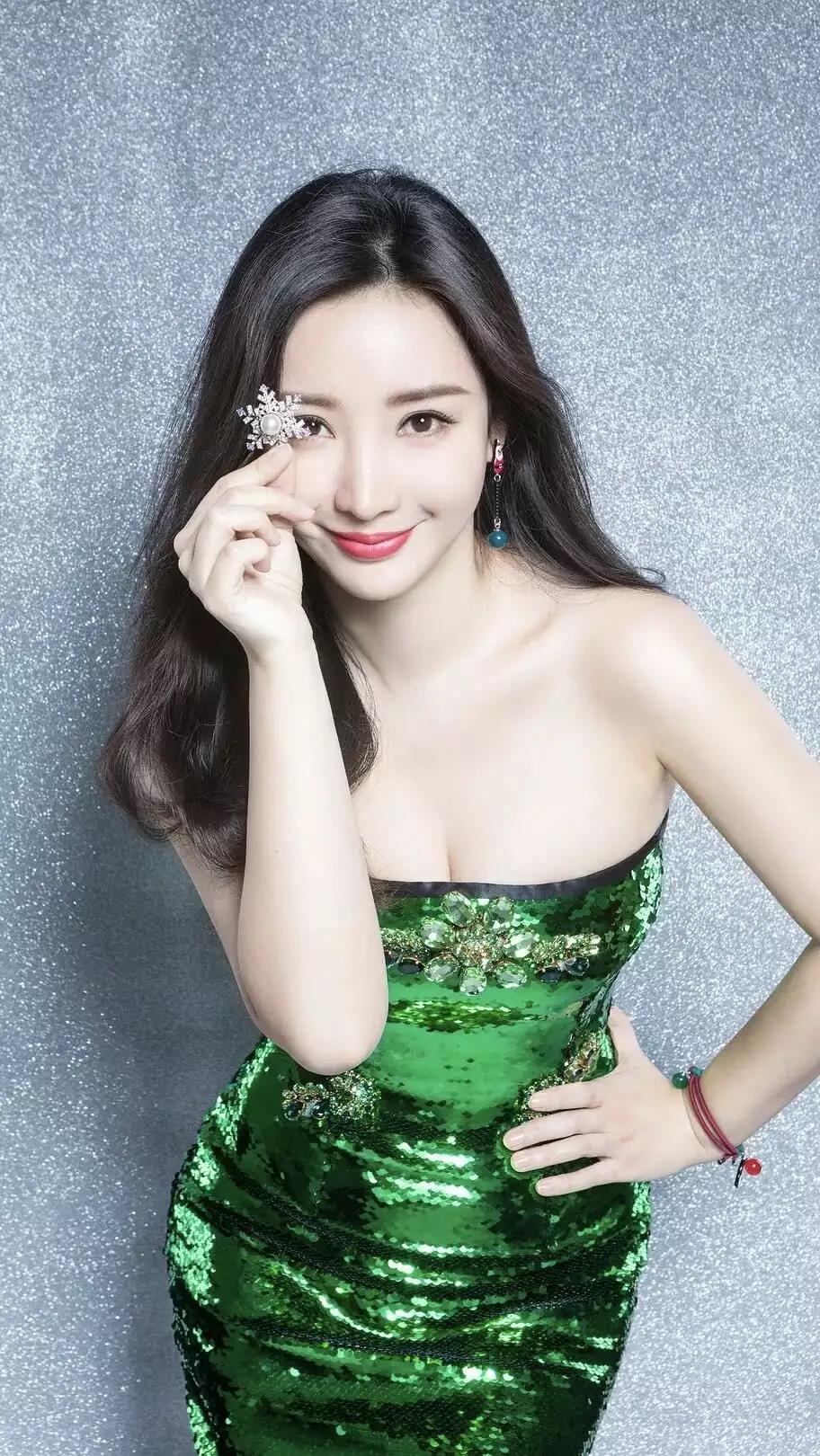 Beauty star Liu Yan - iNEWS