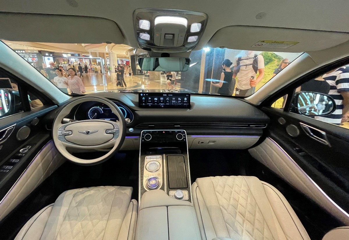 A new choice for elegance and luxury, Genesis brings G70, G80 and GV80 to Chongqing - iNEWS