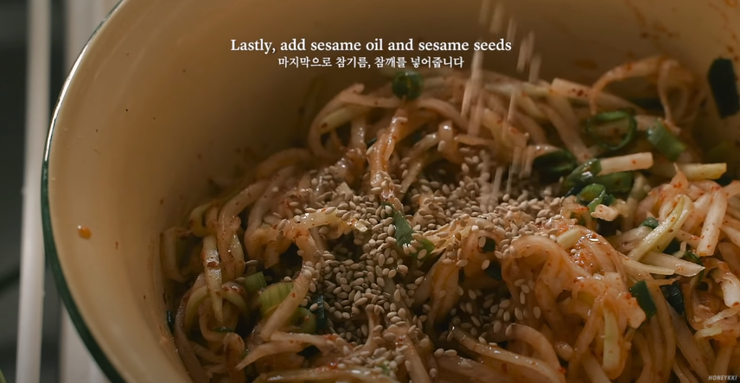 How come so many people like this stinky thing in Korea? - iNEWS