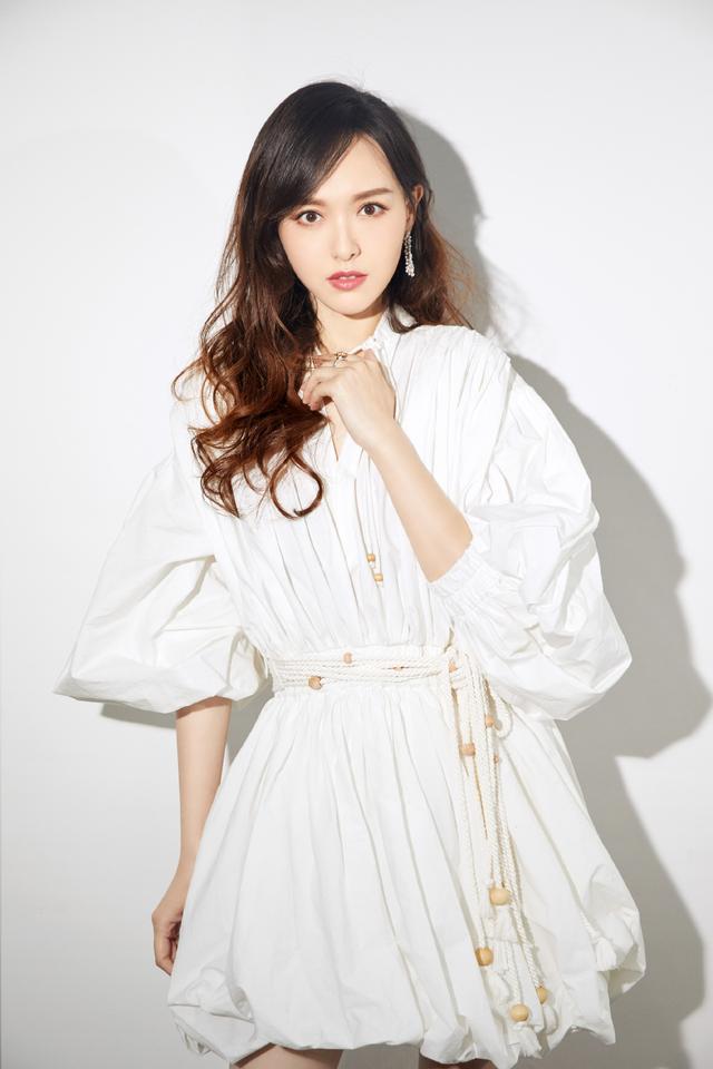 Actress Clothing - Tang Yan (1) - iNEWS