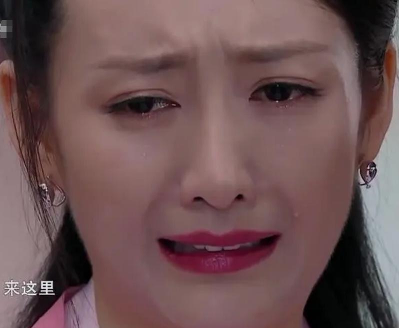 It was revealed that He Jiuhua held a night party with beauties for 3 hours, and after getting ...