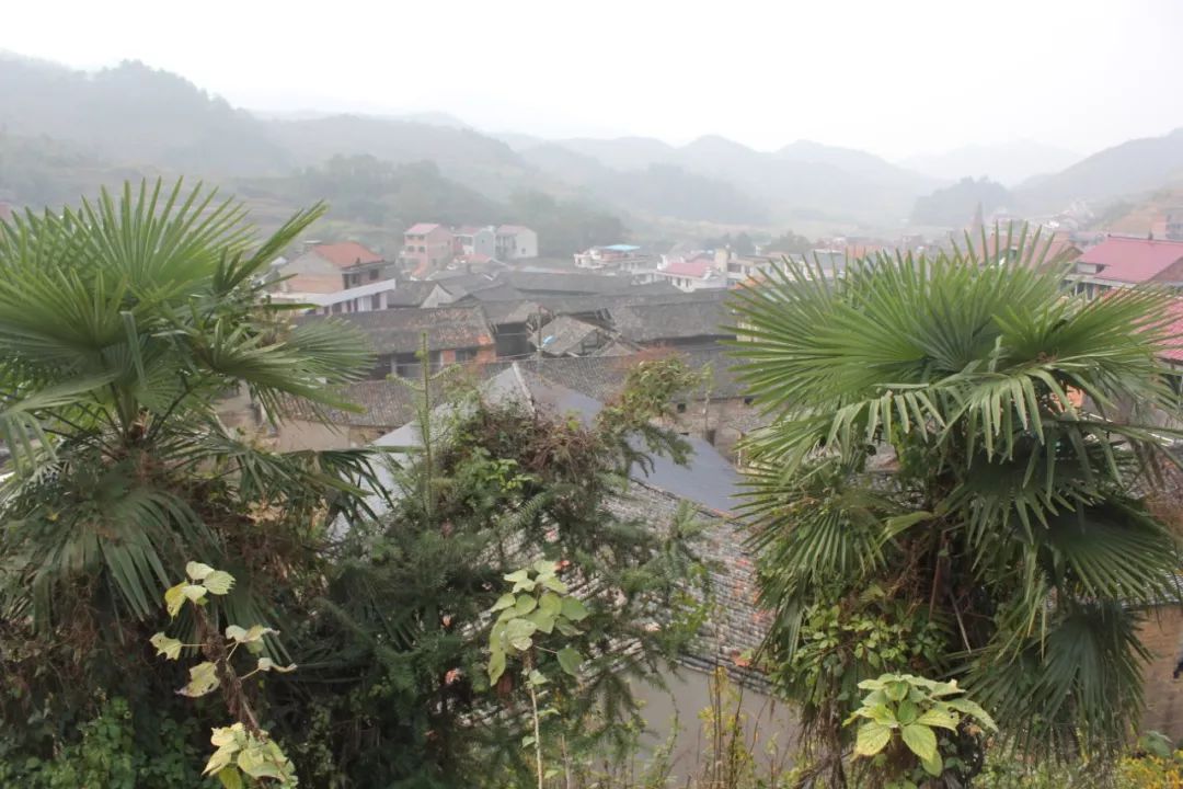 Dashuang Ancient Village, the ancient road at the foot of Dongbai ...