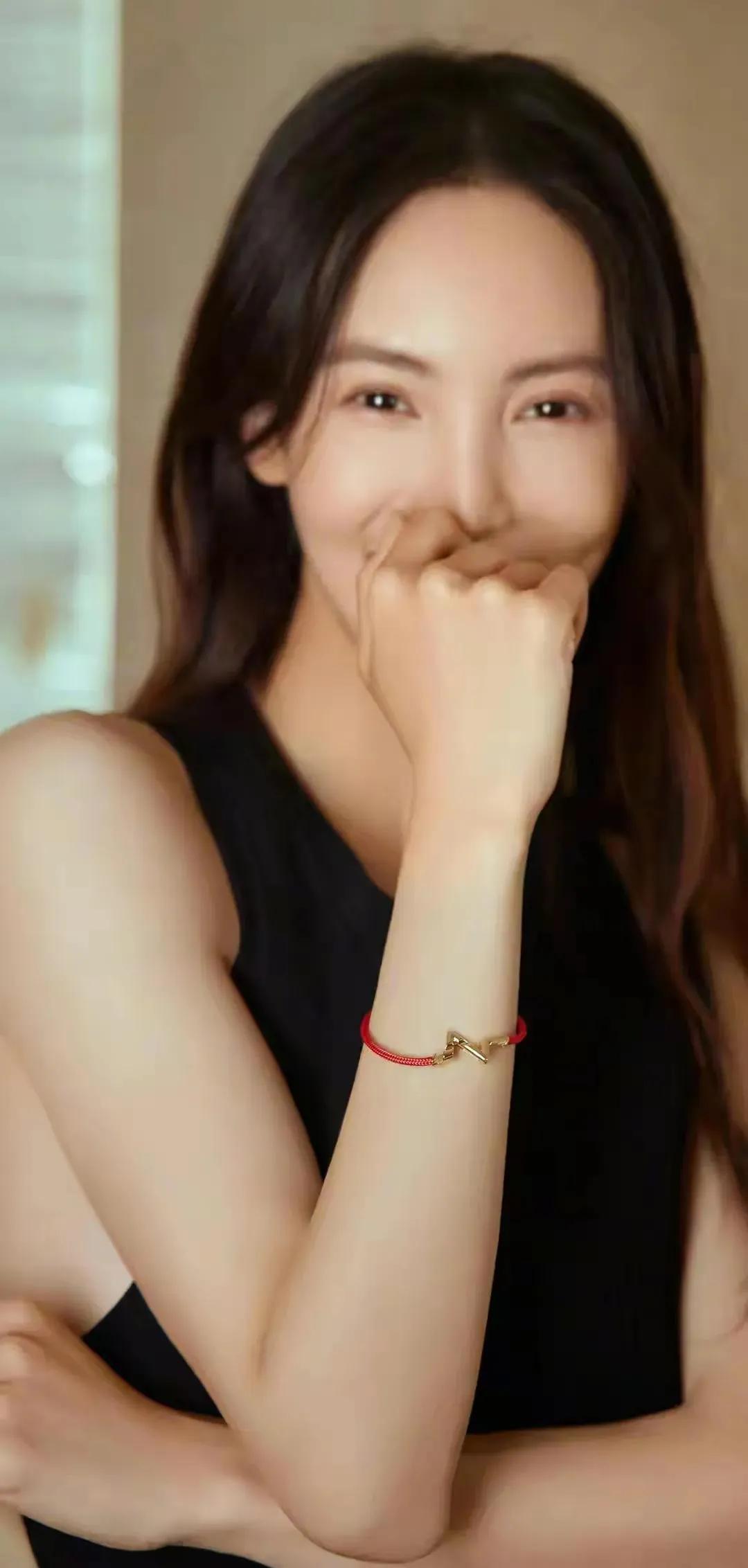 Beautiful and charming Jin Chen stunning photo - iNEWS