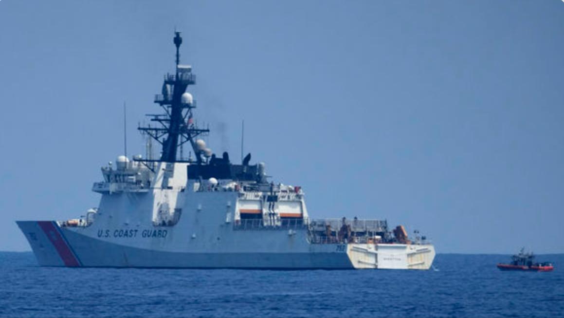 The USS Stratton gunboat sailed across the Taiwan Strait, and the ...