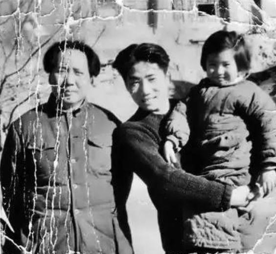 After learning of the situation of his aunt Li Na, Mao Yuanxin ...