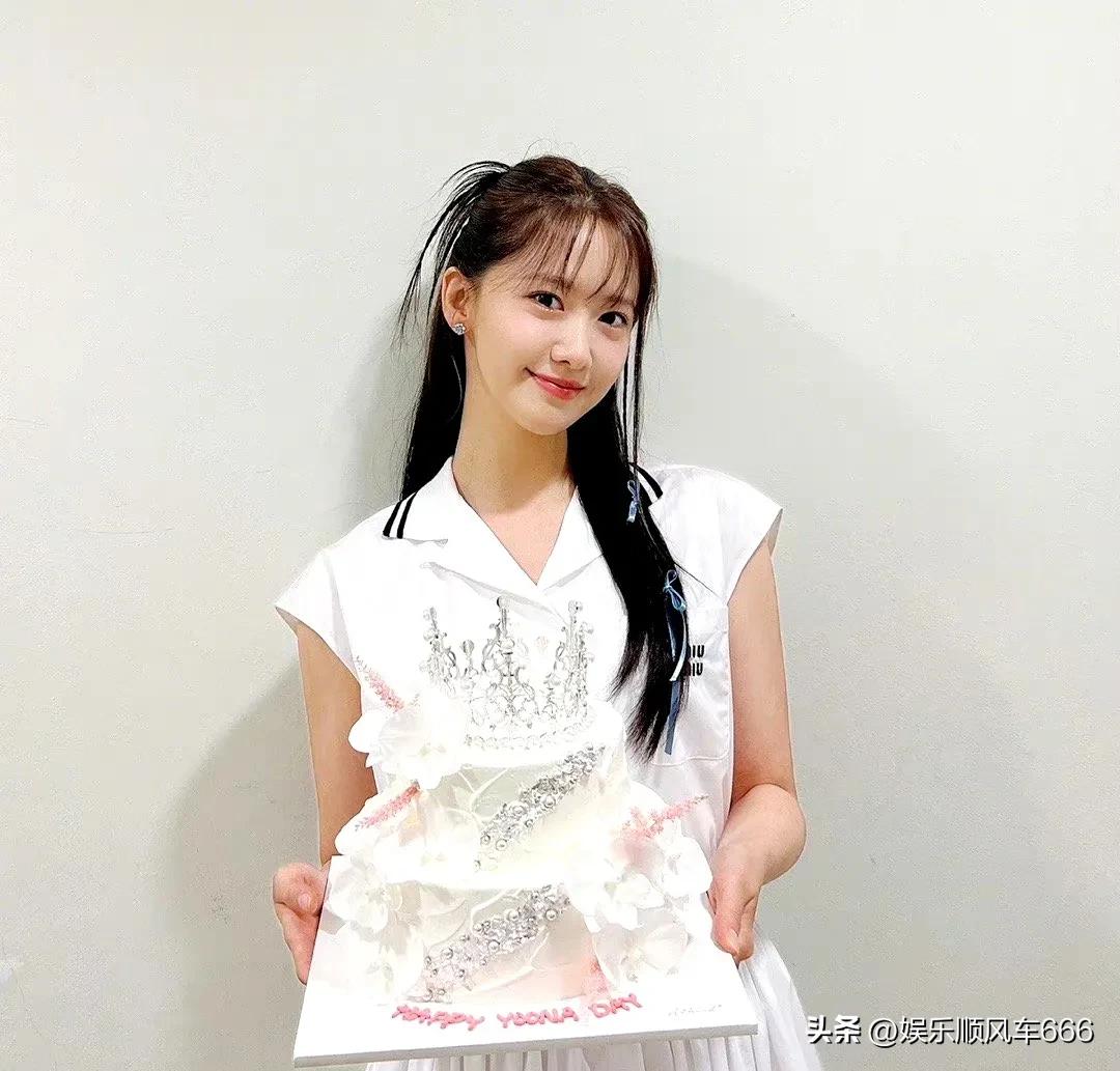 Lin Yuner's birthday will wear a crown and become a princess, dance and ...