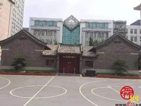 "The mighty Zhuge who overwhelms the timid enemy, and the great ...