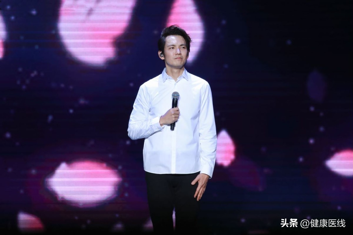I heard this is Chung Han Leung's last concert tour? I can't bear such ...