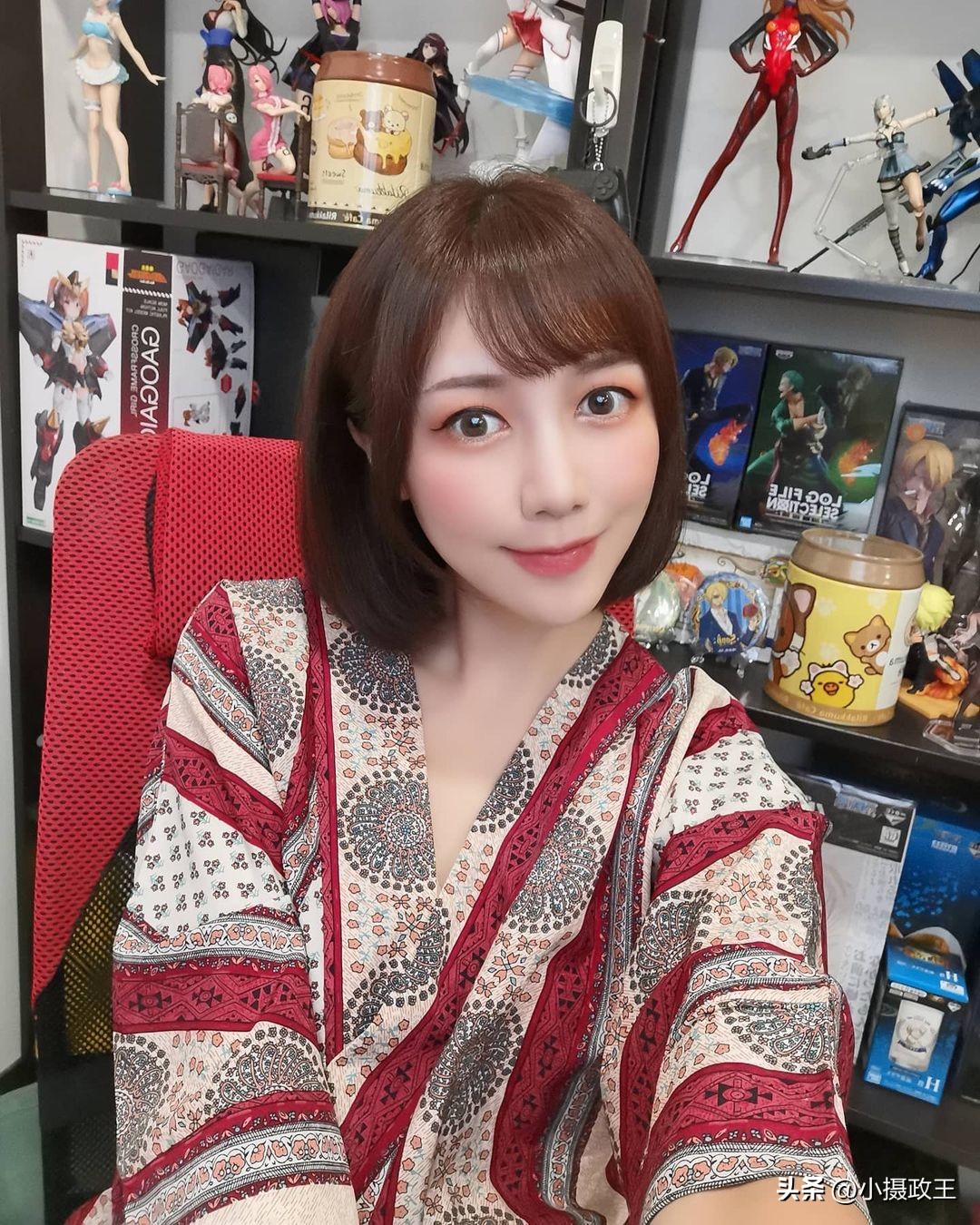 The ever-changing beauty Peng Xuan is sweet and seductive, so she has a ...