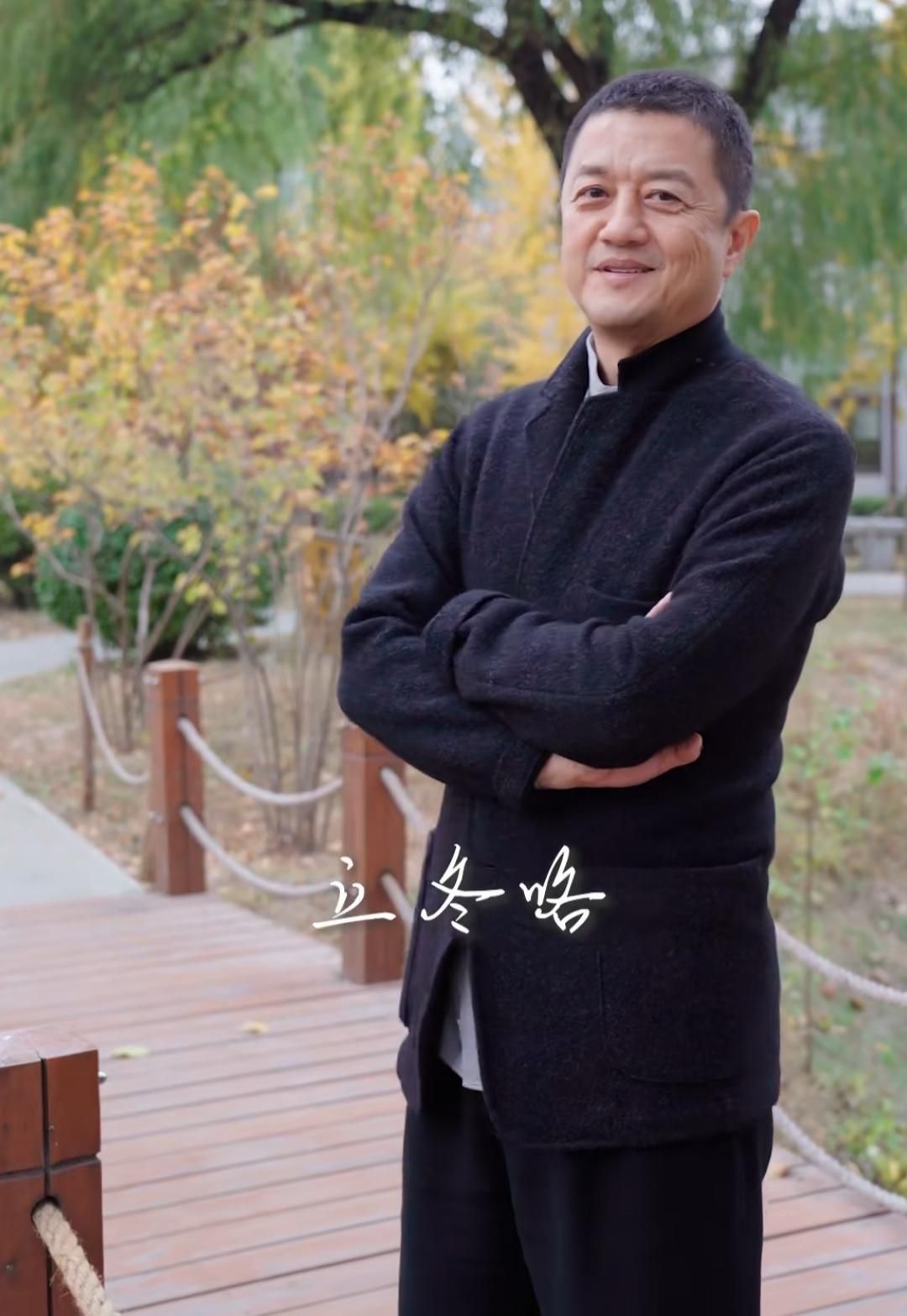 Li Yapeng took a photo of the eldest daughter, the family portrait is ...