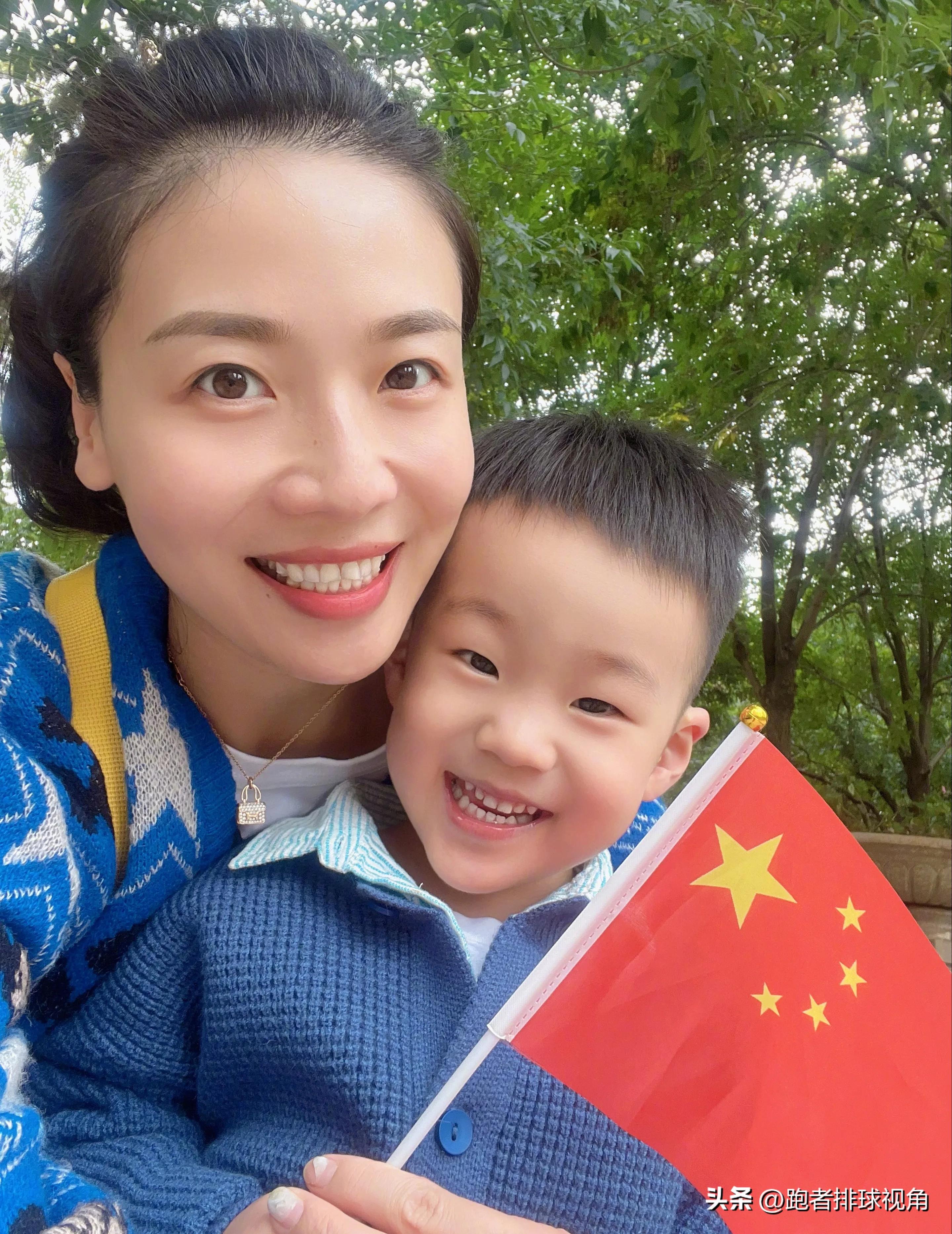 Wei Qiuyue's festive photos of her baby, her small eyes are so charming, Yuan Lingxi's "mini ...