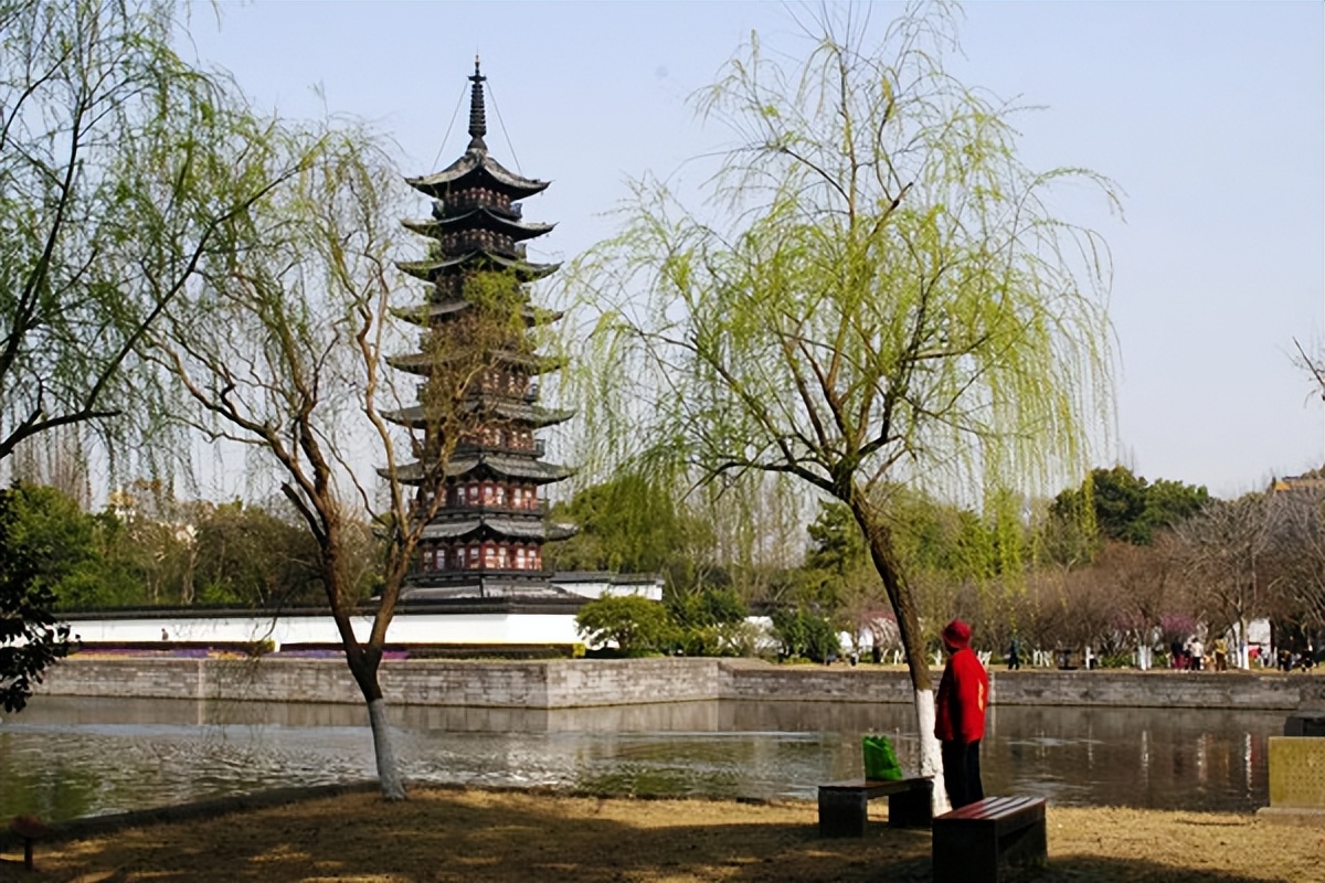 Shanghai Fangta Garden Scenic Spot - iNEWS