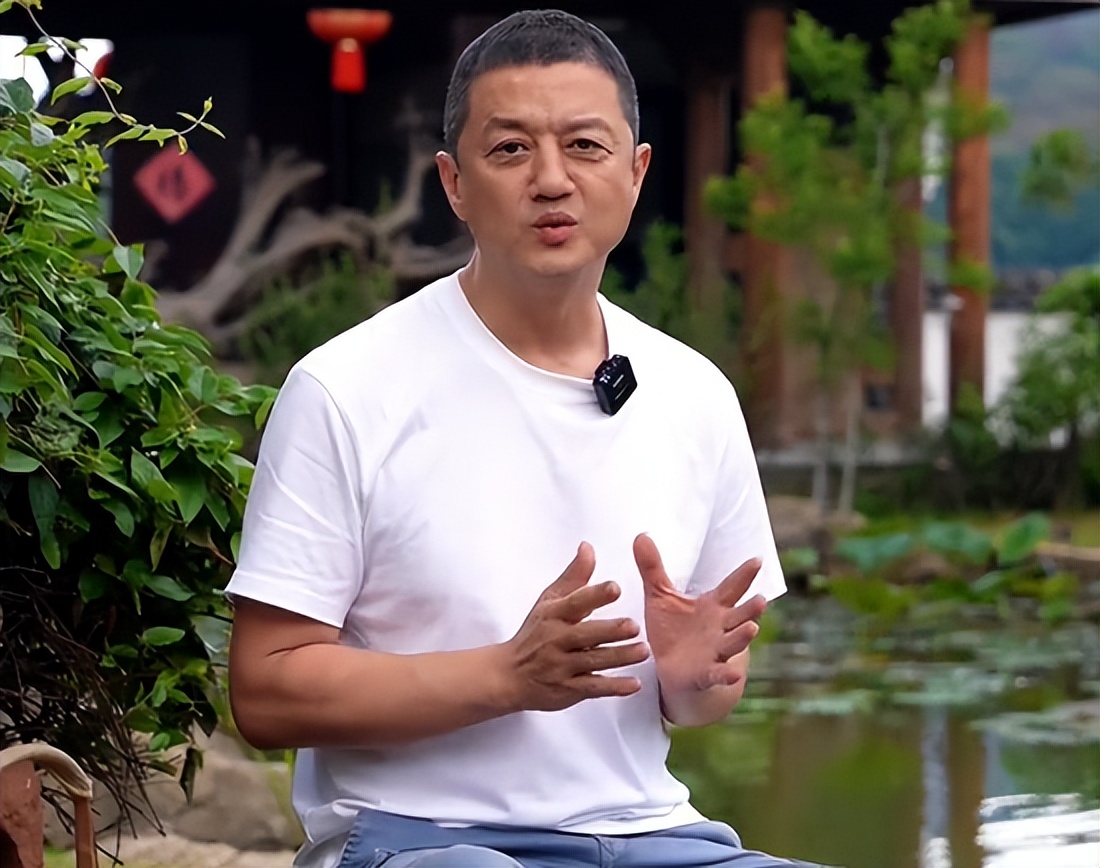 Still holding it? Li Yapeng visited a tea art master and was ridiculed ...