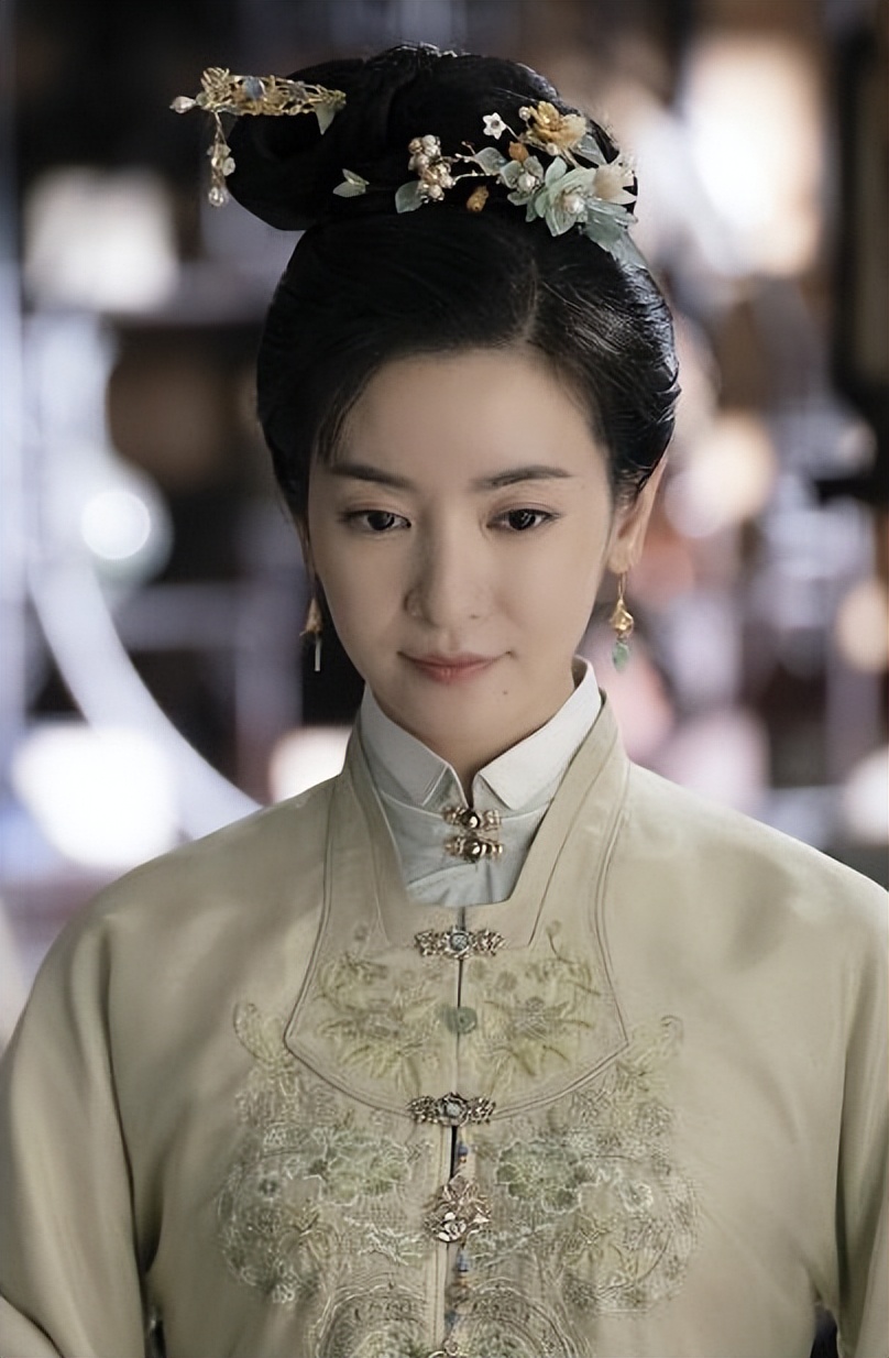 When she was popular, Zhao Liying and Yang Zi all assisted her, but now ...