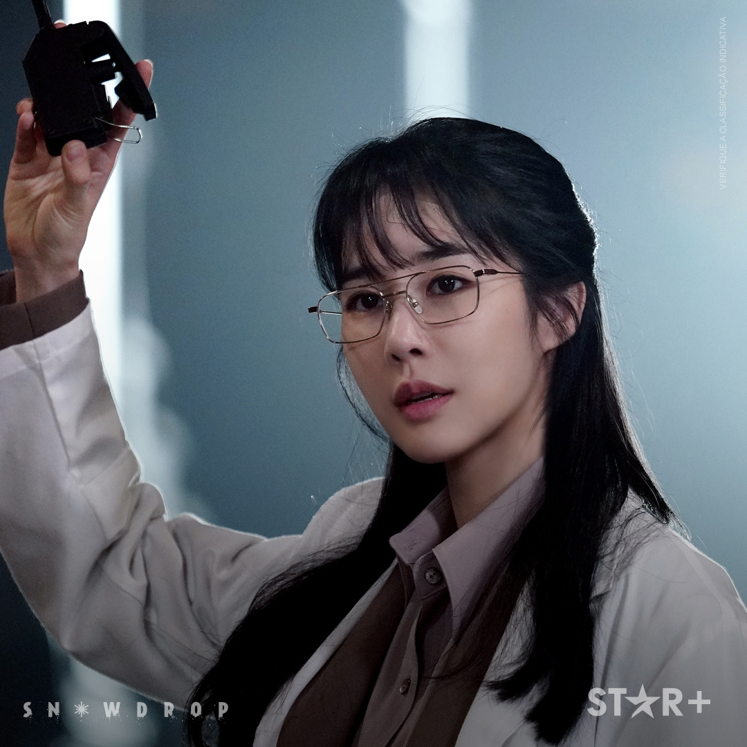 Too many people say that she has a "stiff face", but you can't deny ...