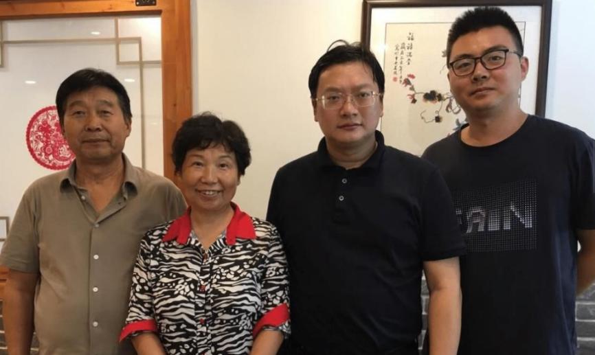 Du Fan encouraged old Du to kneel at the gate of Wei's house, Pan Lu ...