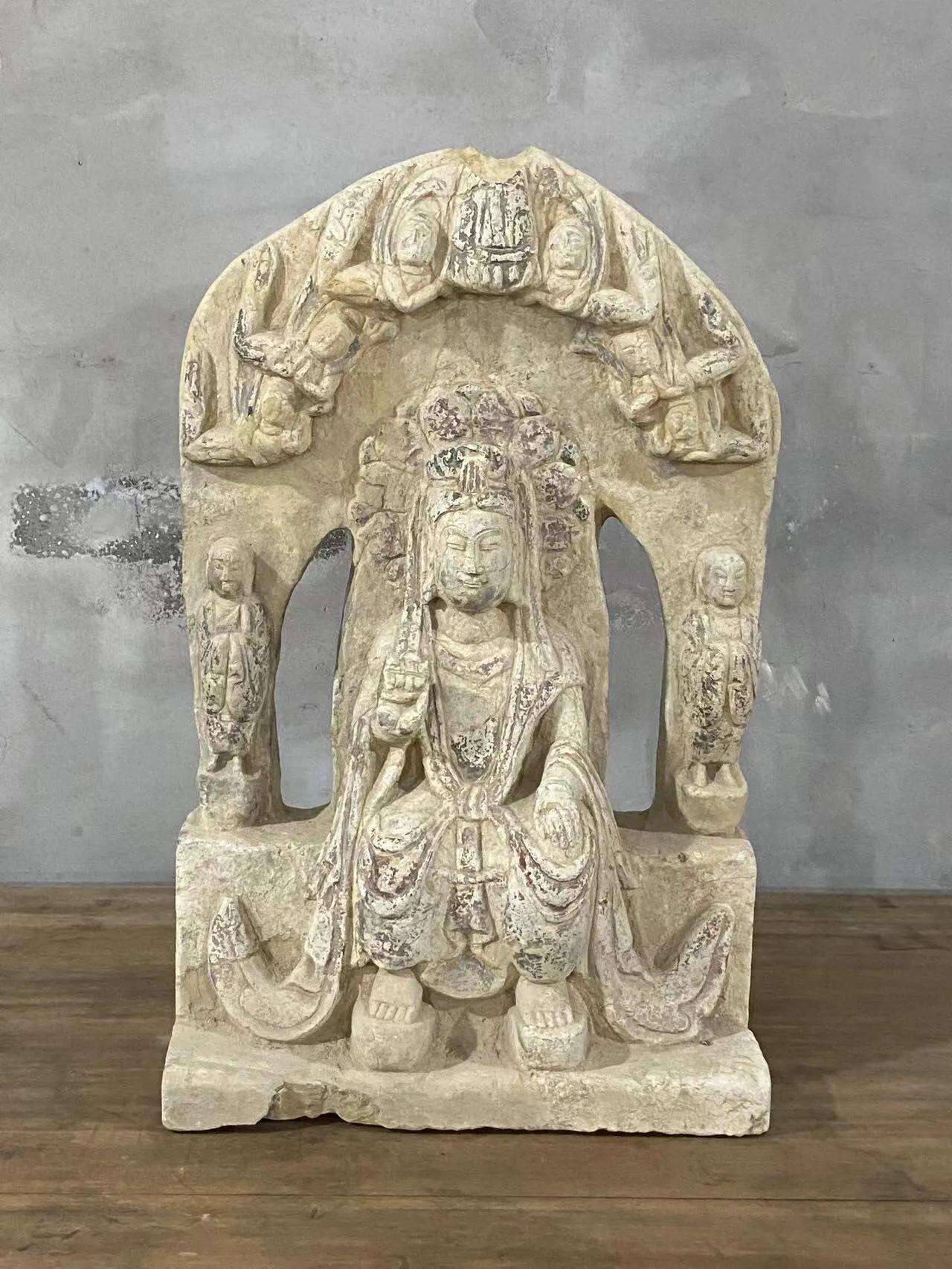 Tang. A shrine of one Buddha and two disciples - iNEWS