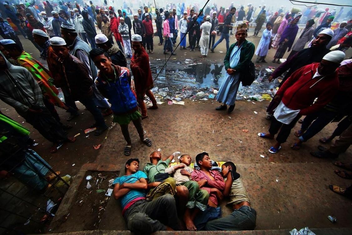 Just how dirty is Bangladesh? Women urinate and defecate anywhere in ...