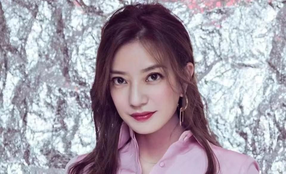From "Chinese Superstar" to "No Such Person", the 47-year-old Zhao Wei ...