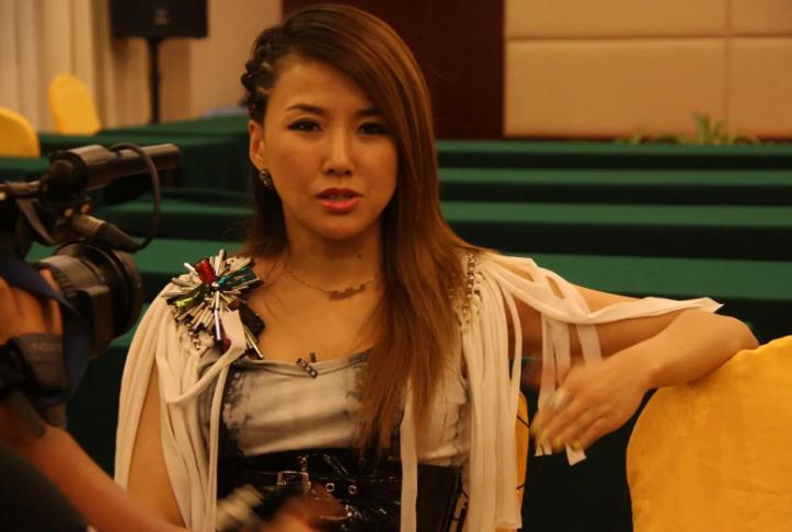 From the down and down history of "electronic music talented girl" Wang ...