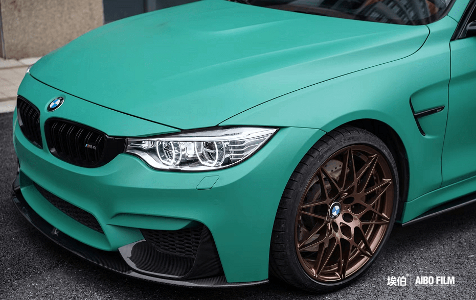 BMW Eber color changing film PET matte retro green, with a strong ...