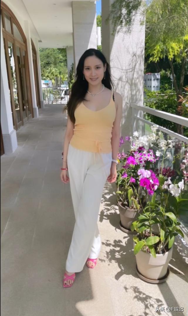 The birthday of the old drama bone repair son Chen Yuchen and the pregnant wife enjoy afternoon ...