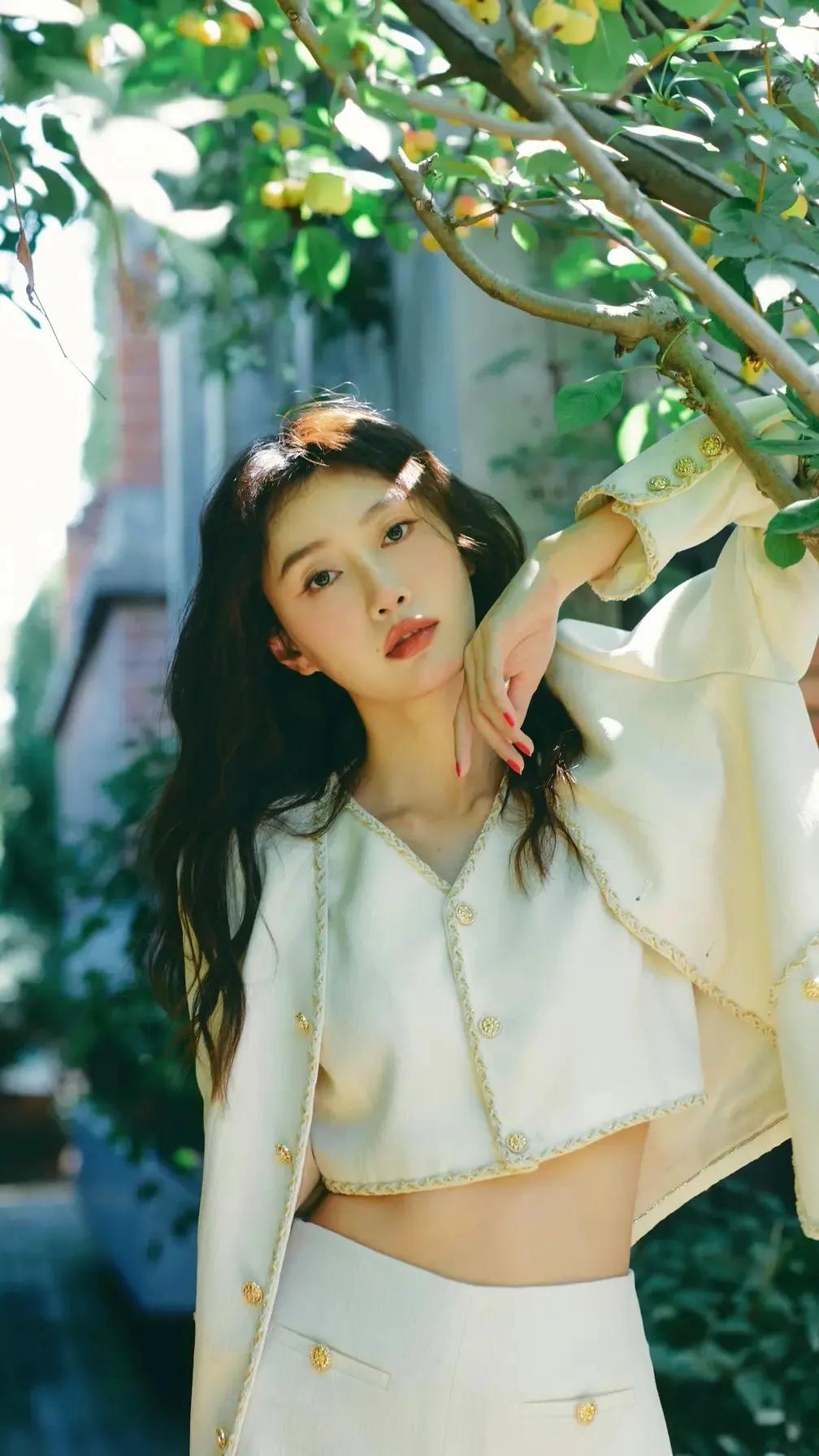 The Pretty Lady in Hosting World. Li Siyu - iNEWS