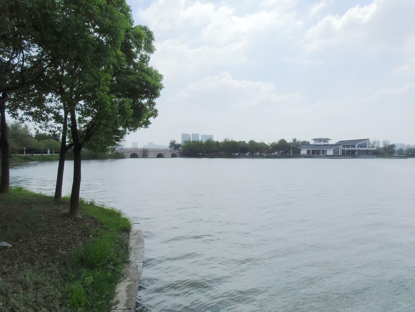 Lakes and Mountains Contrasting - Suzhou Shihu Scenic Spot (8) - iNEWS
