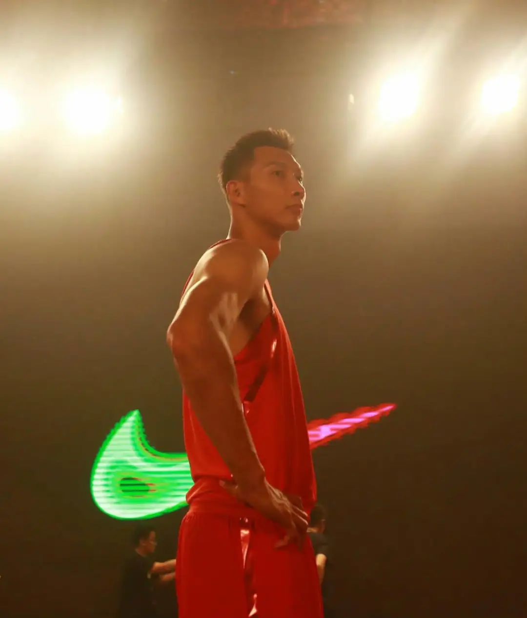 cards face! Yi Jianlian exclusive color matching! Might be the last ...