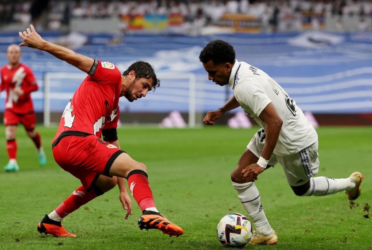 The 89th minute lore! 2-1! The 22-year-old genius hit a fatal blow, and ...