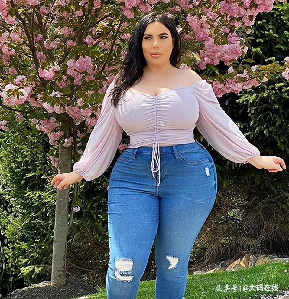 American plus size model Nicole Nurco (Nicole Nurco) - iMedia