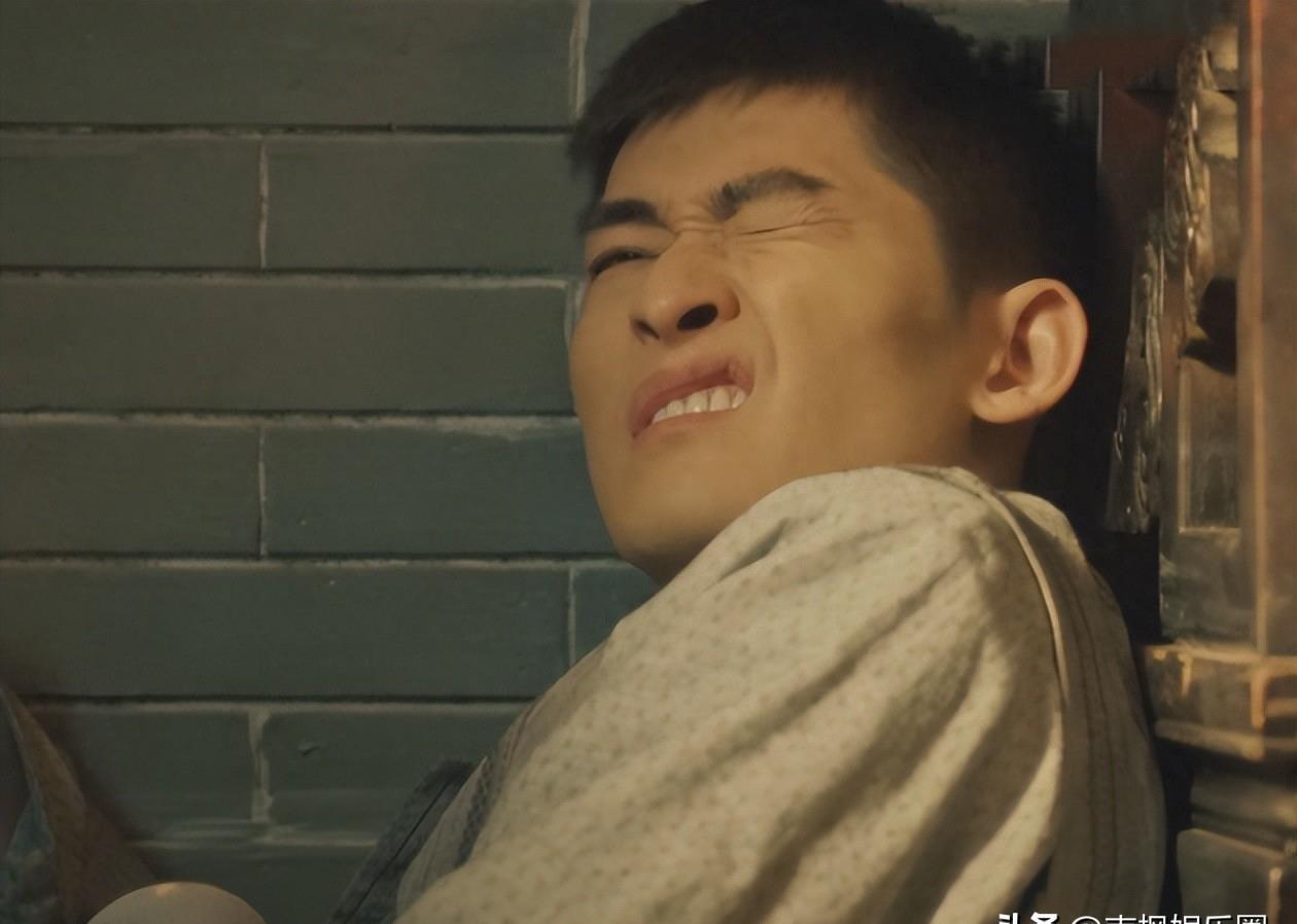 A heroine with a silicone face appeared on CCTV. She has a tapered face ...