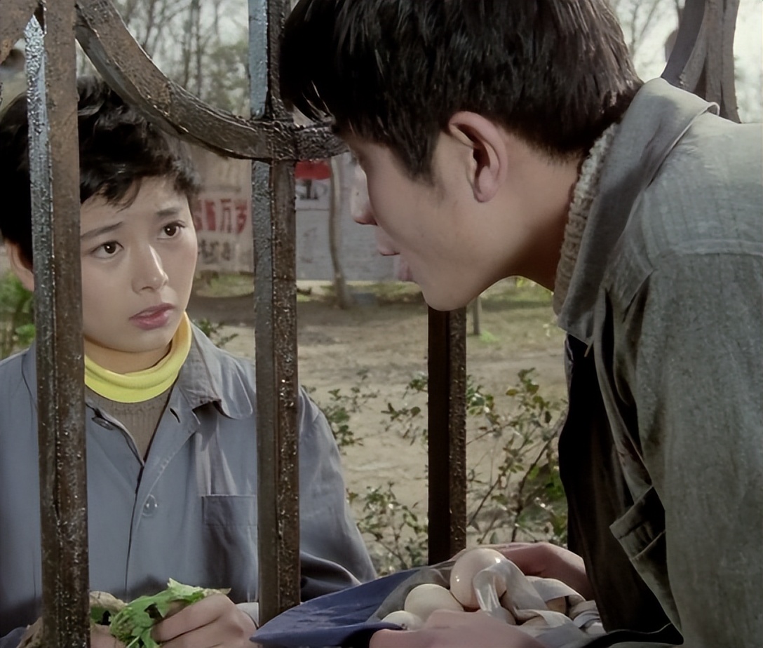 Memories of Old Movies - "Small Street" (Zhang Yu, Guo Kaimin) - iMedia