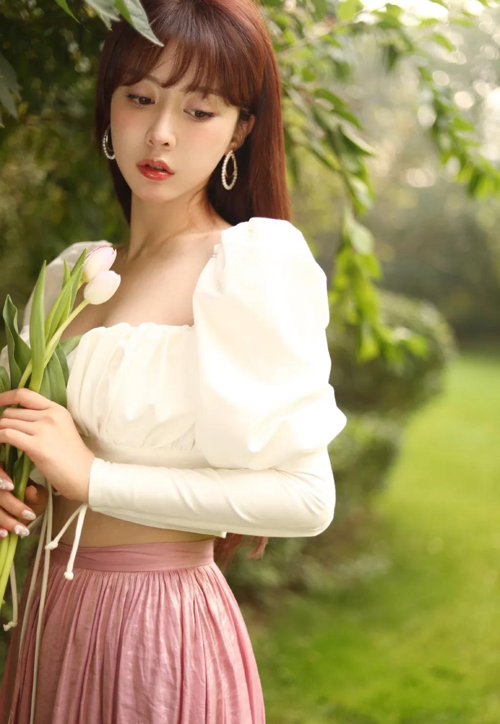 Actress Zhou Linjia's fashion and pure photo exposure - iNEWS