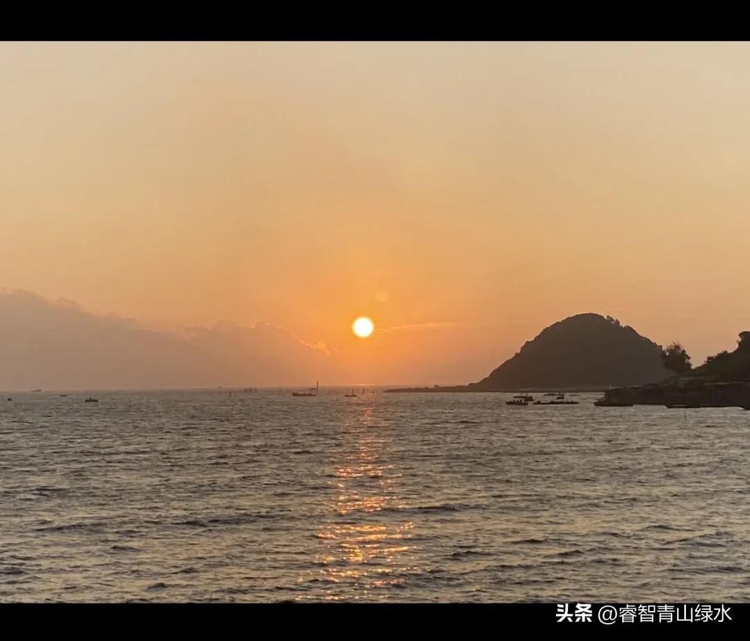 colorful summer drunk sun bathing clear waves - iNEWS