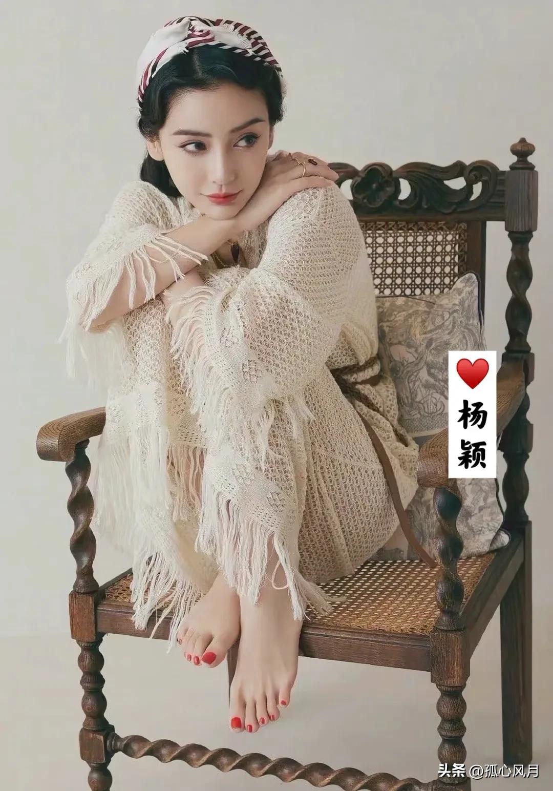 First-line actress barefoot photo album - iNEWS