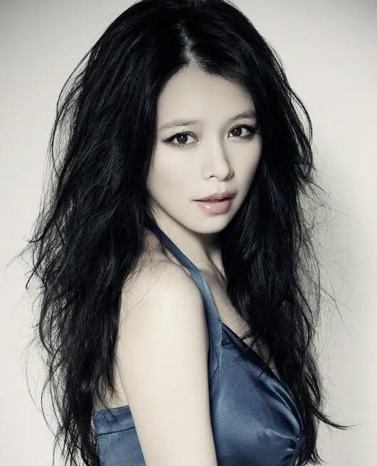 From "pure girl" to "goddess of lust": peachy angel Hsu Ruoxuan. - iNEWS