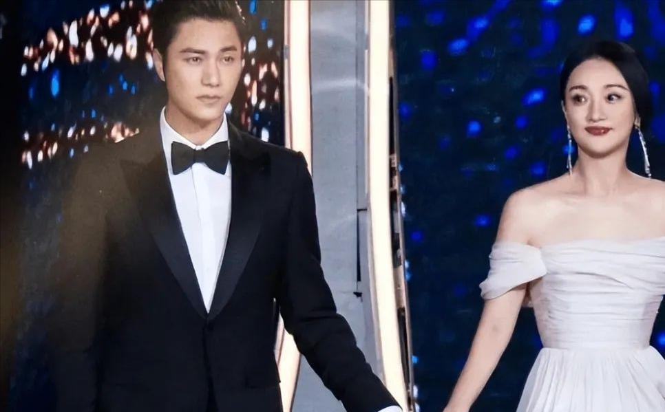 Chen Kun and Zhou Xun were revealed to have obtained the marriage certificate again. The two ...