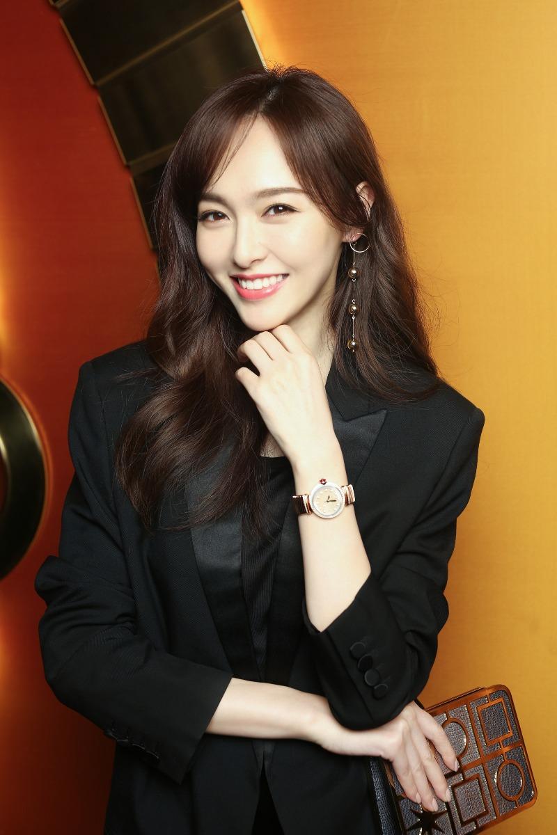 Actress Clothing - Tang Yan (1) - iNEWS